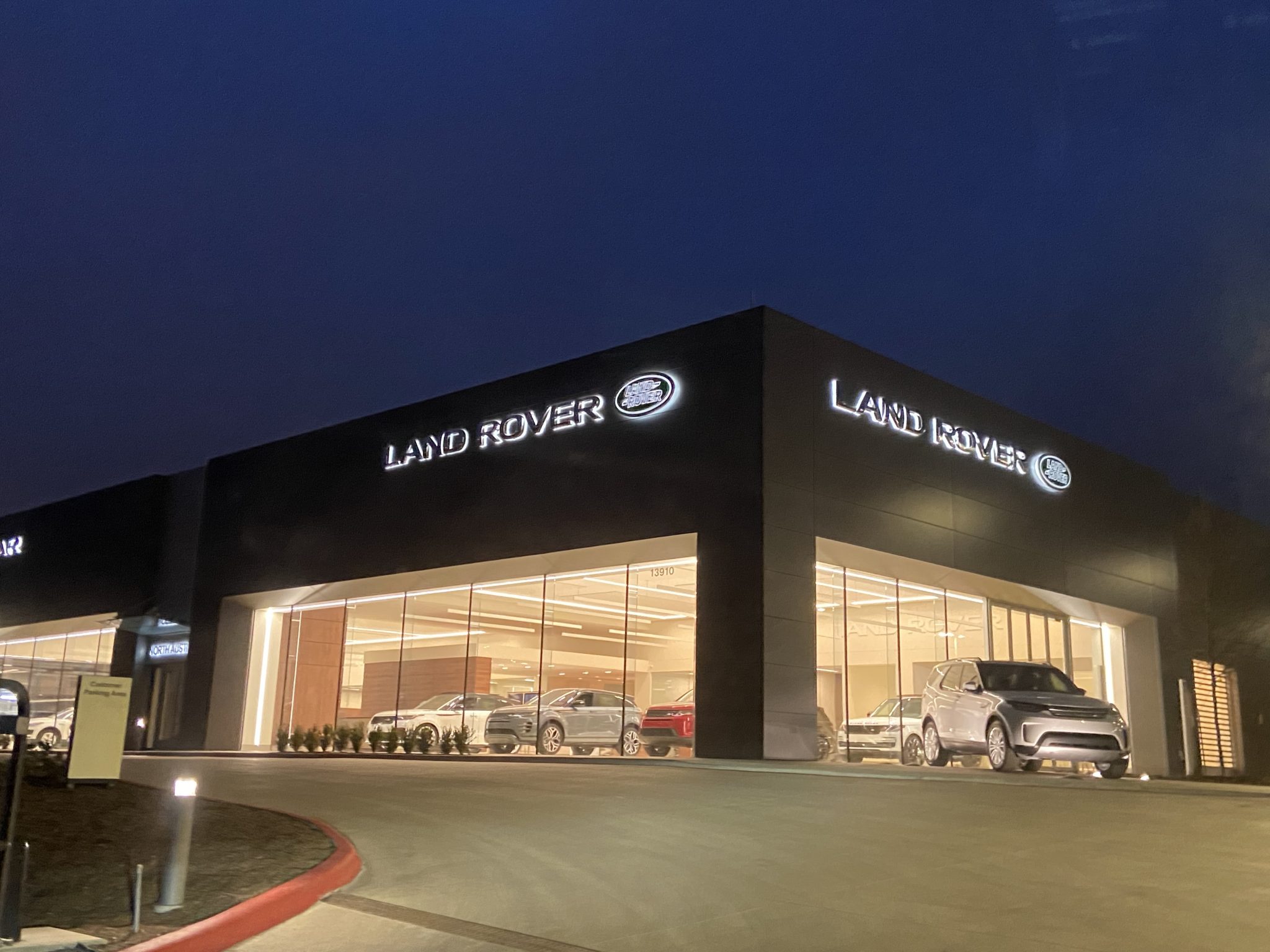 New Luxury, Now Open: Jaguar Land Rover North Austin – Park Place ...